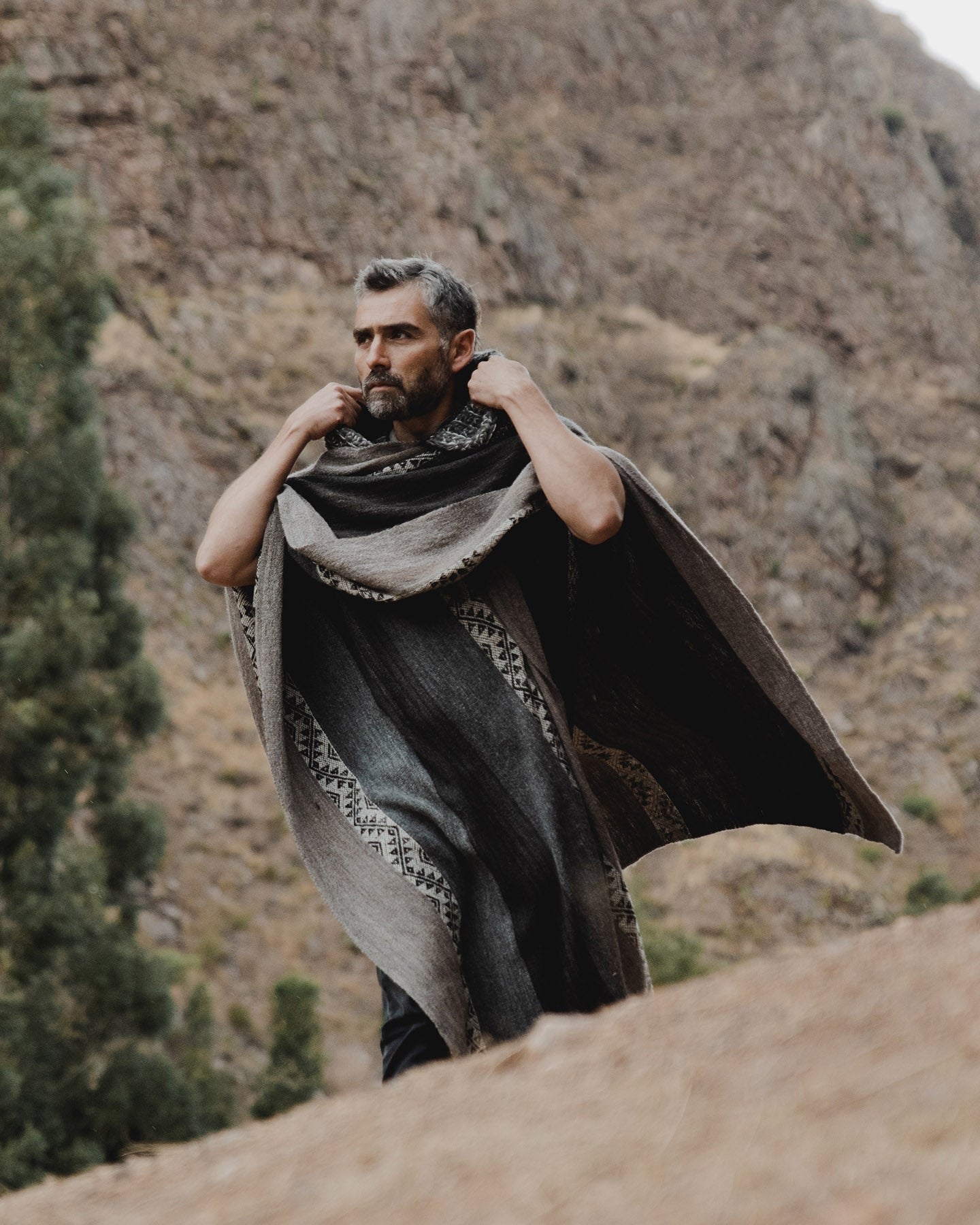 Capa de alpaca – PALLAY | Textiles with history